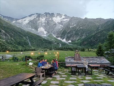Refuges famille dans les Alpes : 6 idées rando avec des enfants
